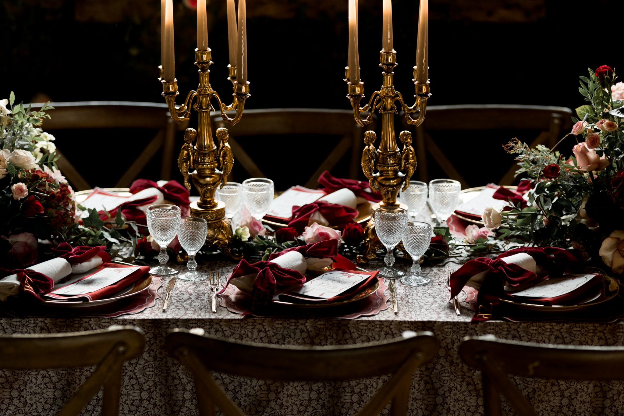 Eco Friendly Christmas Crackers For An Opulent Red and Gold Christmas Table